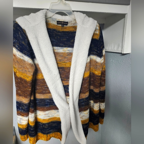 Almost Famous | Sweaters | Almost Famous Sweater | Poshmark